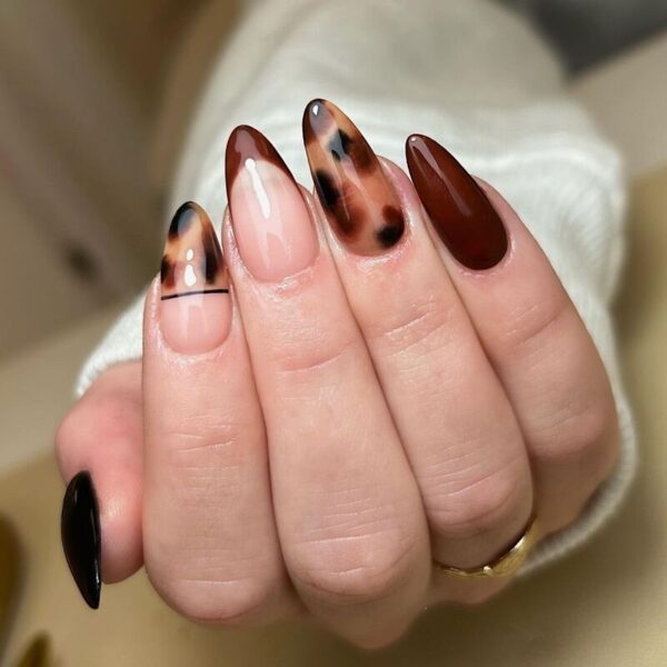 Smalto marrone scuro, chiaro, cioccolato: idee e foto - ClioMakeUp