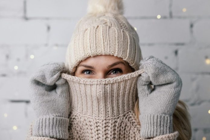 Come vestirsi per non sentire freddo? Consigli furbi per stare al caldo