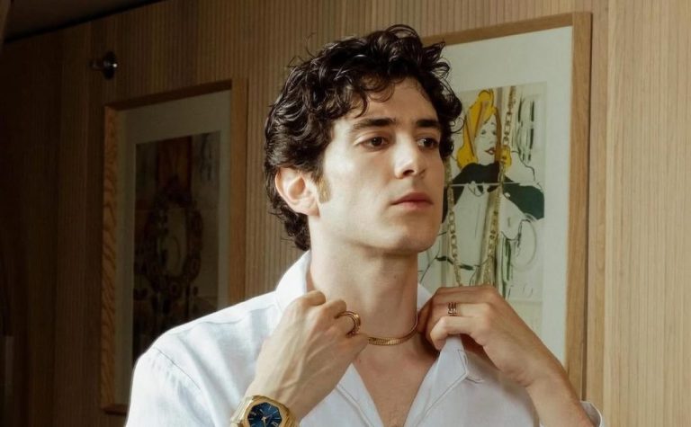 Chi è Nicolas Maupas, da Mare fuori a L'amore, in teoria